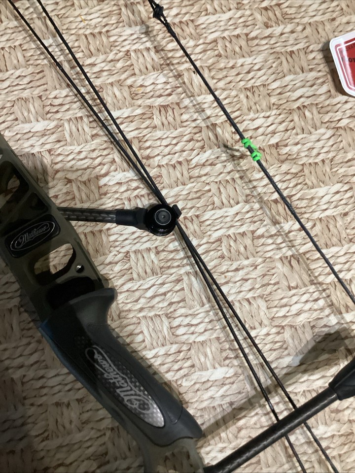 Mathews V3 31 RH Ambush riser Black limbs ****NASH**** | eBay