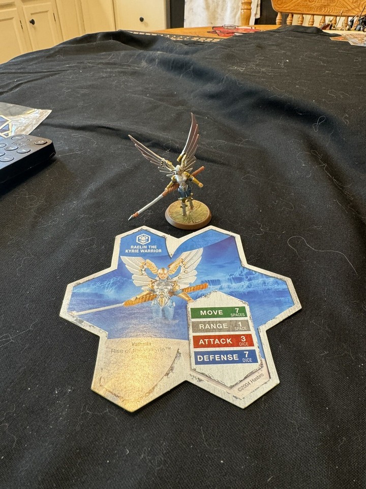 Heroscape Raelin The Kyrie Warrior Jandar unique hero 2004 HS105 Hasbro ...