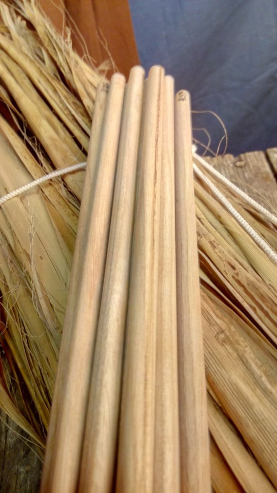 Wooden arrow shafts. 10 blanks for traditional arrows made of Ash. 32 ...
