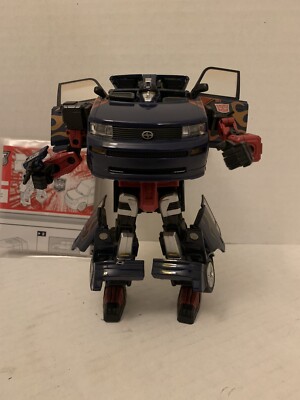 HASBRO Transformers Alternators #17 Skids Toyota Scion xB wtih motor ...