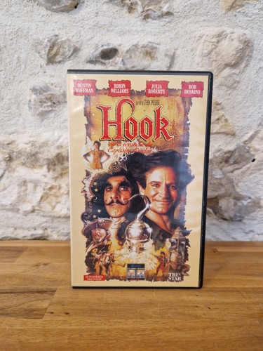 VHS HOOK OU LA REVANCHE DU CAPITAINE CROCHET HOFFMAN ROBIN WILLIAMS SPIELBERG FR | eBay