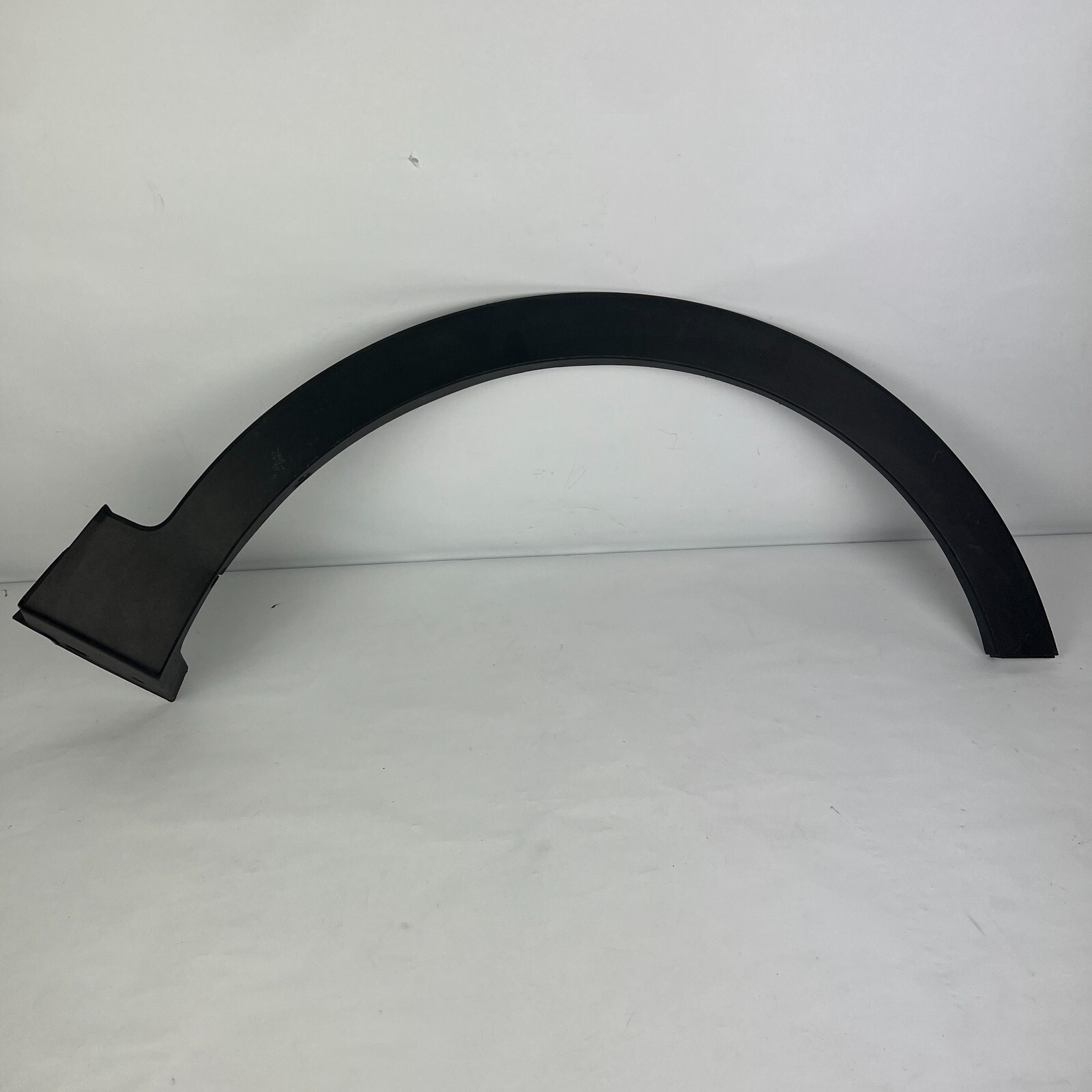 2013 - 2018 Hyundai Santa Fe Sport Front Right Wheel Flare Molding ...