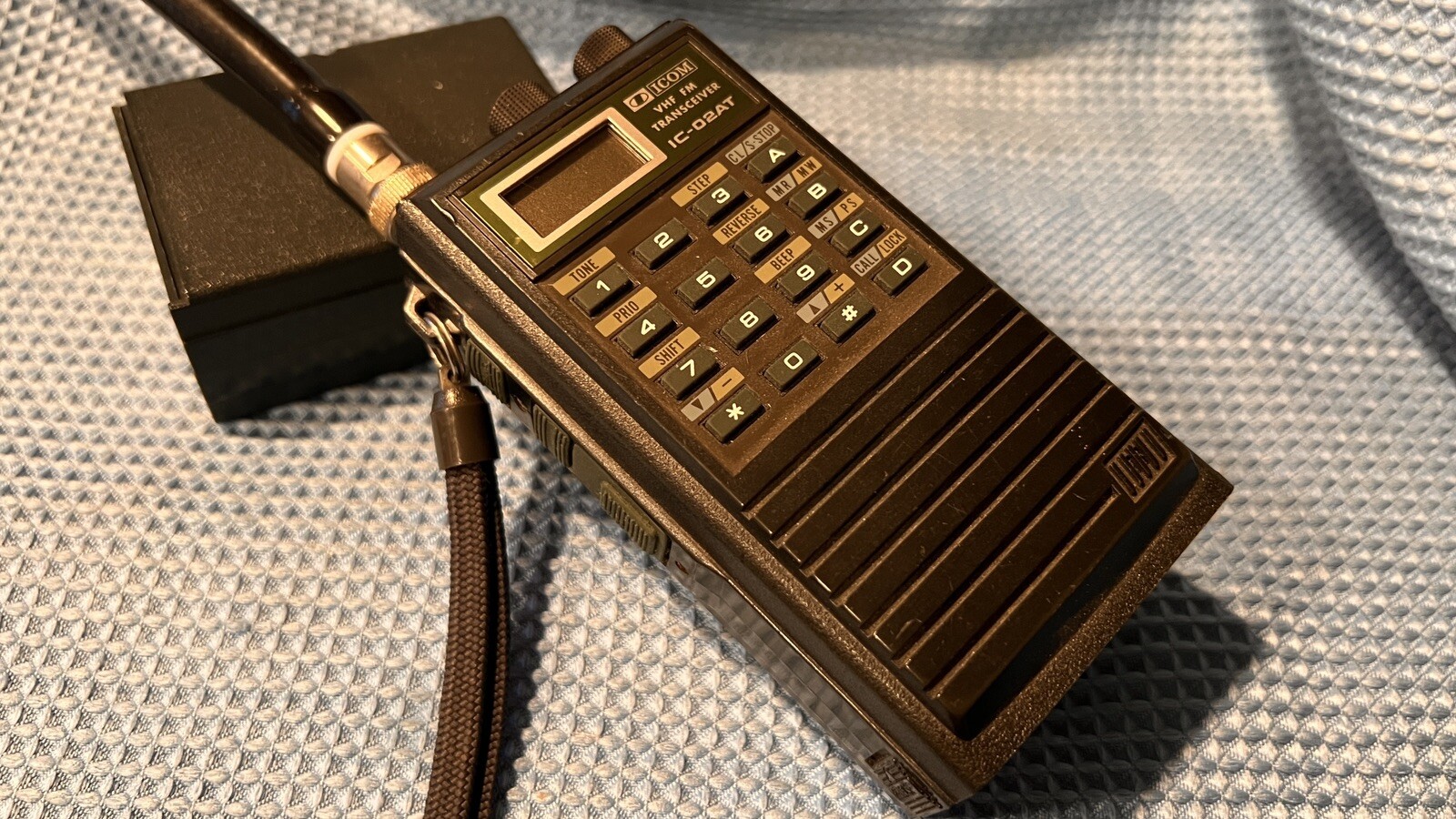 ICOM IC-02AT - VHF FM Transceiver- Compact Portable Hand-Held Ham Radio ...