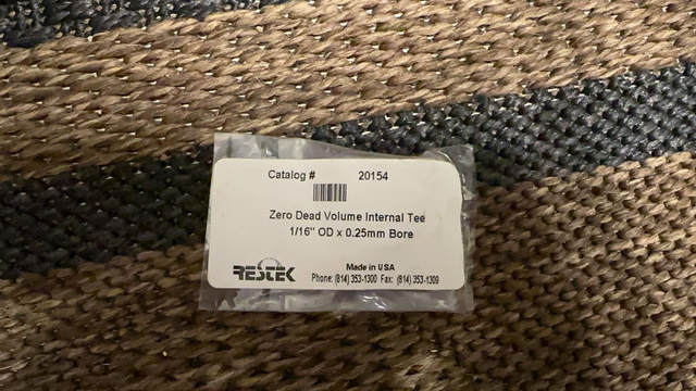 RESTEK 20154 Zero-Dead-Volume Valco Internal Tee 1/16" Tube 0.25 mm ...
