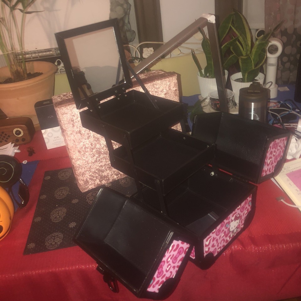 Sanrio Hello Kitty x Impressions Slay Cube Pink Leopard Travel Makeup ...