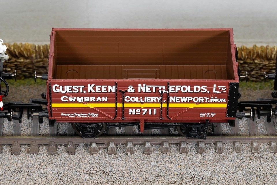 Hornby R60296 Guest Keen & Nettlefolds 7 Plank Wagon No711 | eBay UK