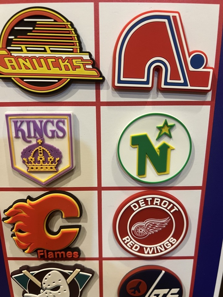 VINTAGE NHL RETRO THROWBACK MAGNETIC STANDING BOARD W/32 RUBBER MAGNETS ...
