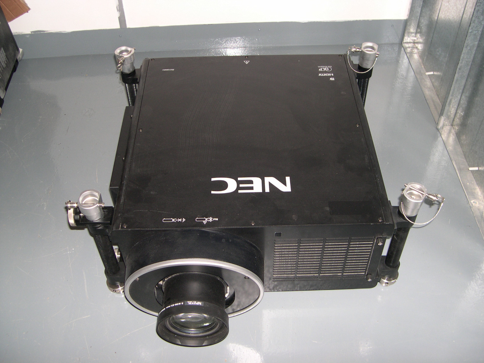 NEC NP-PH1000U 11,000 LUMENS INSTALL 3 CHIP 3xDLP WUXGA PROJECTOR - NP ...