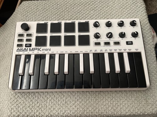 Akai MPK Mini Midi Keyboard Pad Controller Professional Spec Edition ...