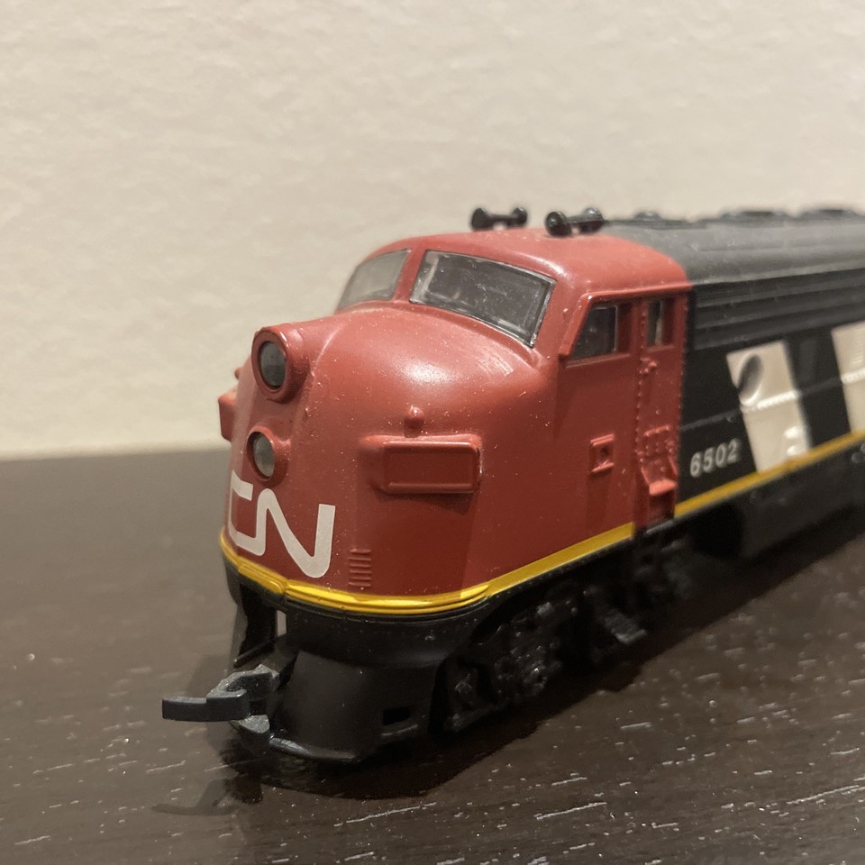 LIFE LIKE POWERED F7 CANADIAN NATIONAL CN RAIL LOCOMOTIVE HO SCALE LIKE ...