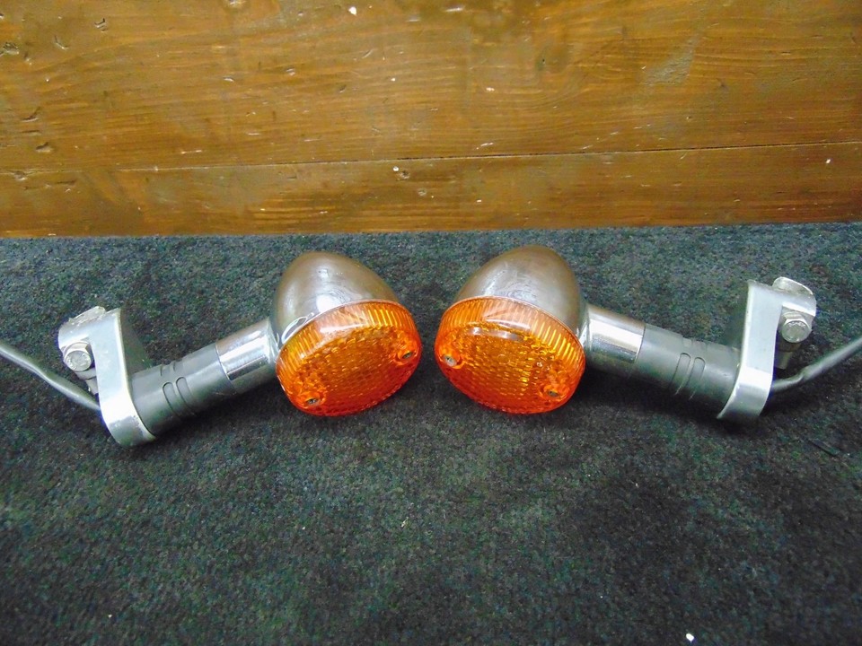 HONDA VT800 C-J RC30 SHADOW 1988 FRONT INDICATORS LEFT AND RIGHT HAND ...