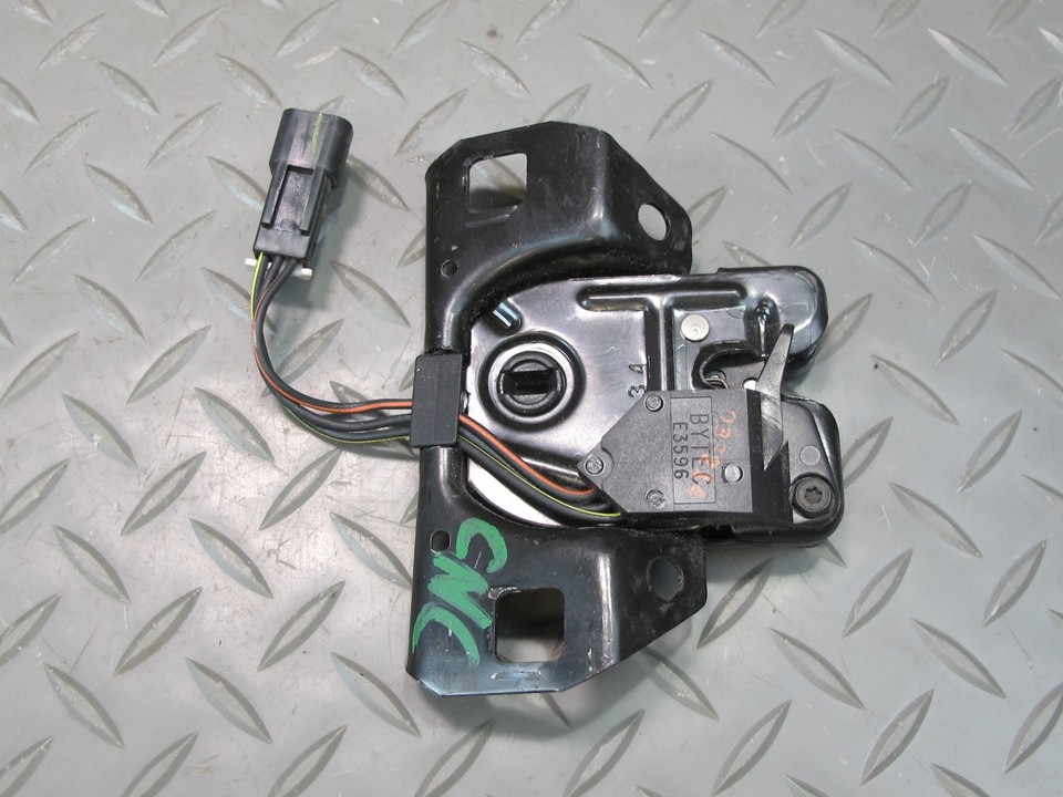 98-04 CHEVROLET CORVETTE C5 CONVERTIBLE REAR TRUNK HATCH LOCK LATCH OEM ...
