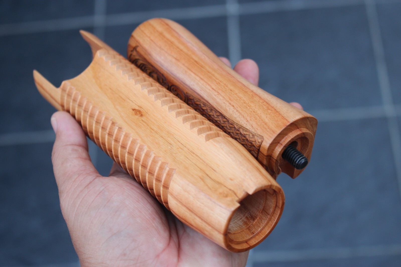 WOOD FURNITURE MOSSBERG 590 SHOCKWAVE 20 GAUGE FOREND & STOCK GRIPS ...