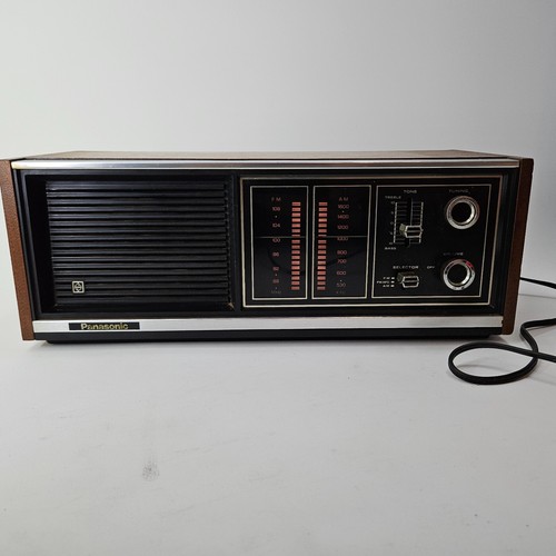 1970's Panasonic RE-7371 AM FM Table Top Radio Wood Case Works Vintage ...