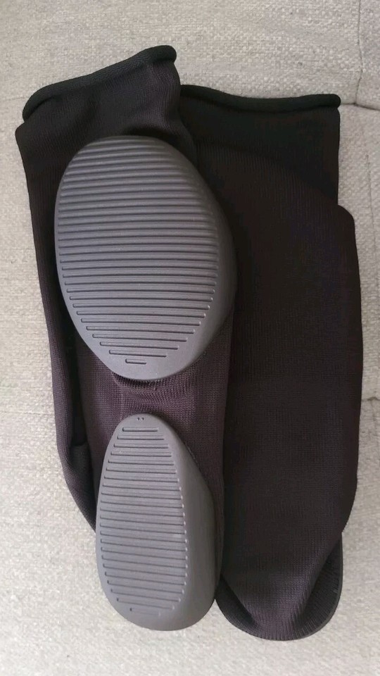 NEW Size 2 (Men’s US 9-10.5) YZY Yeezy PODS Black Kanye West Sock-Shoes ...