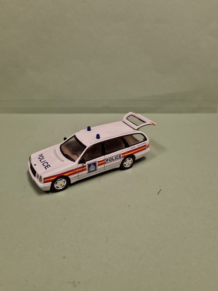 HONGWELL MERCEDES 300 D BREAK LONDON METROPOLITAN POLICE SCALA 1:43 | eBay