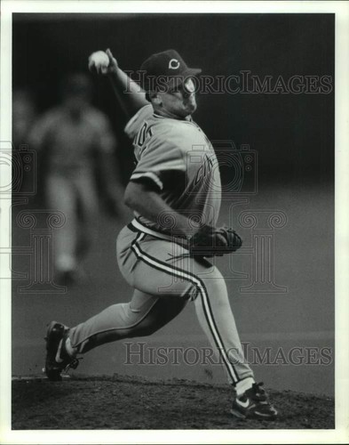 1992 Press Photo Reds baseball player Greg Swindell goes against ...