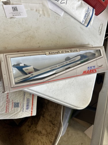 Daron Skymarks 1:250 US Air Force One B747-200 Aircraft Airplane Snap ...