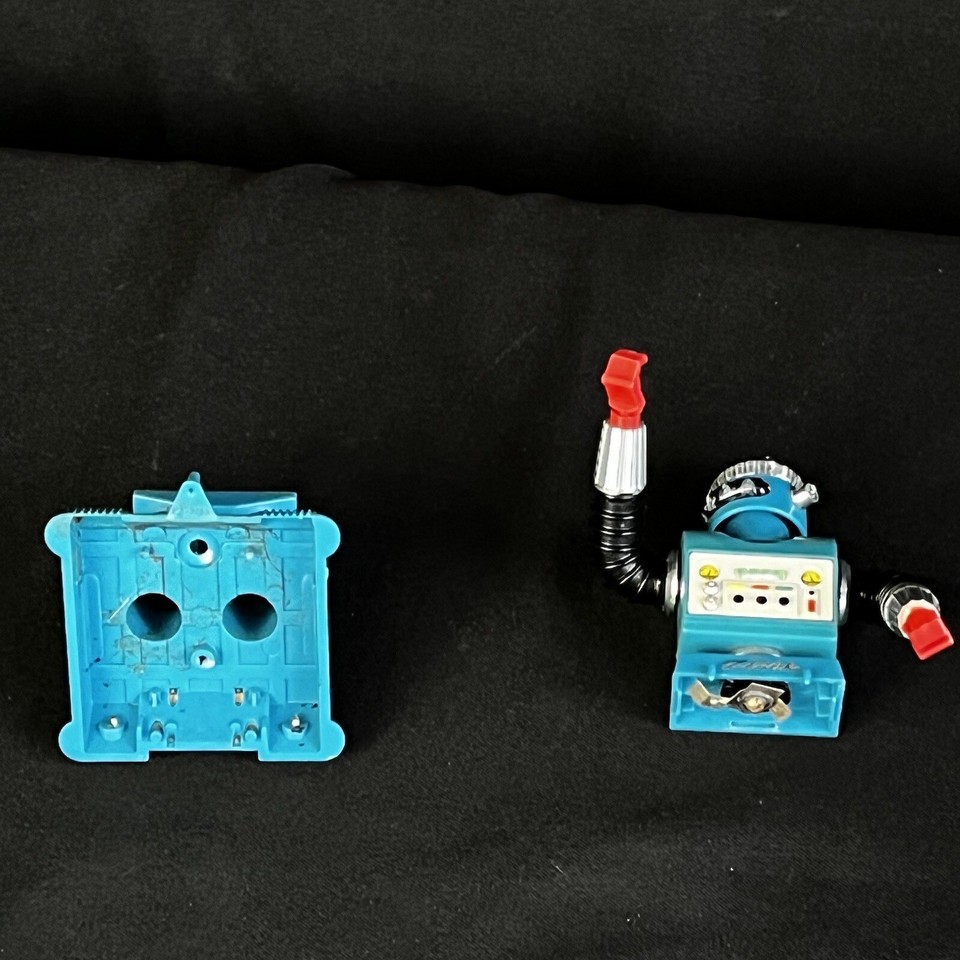 Vintage 1968 Ideal Toys Robot Zeroids Zerak Plastic Toy Parts Untested ...
