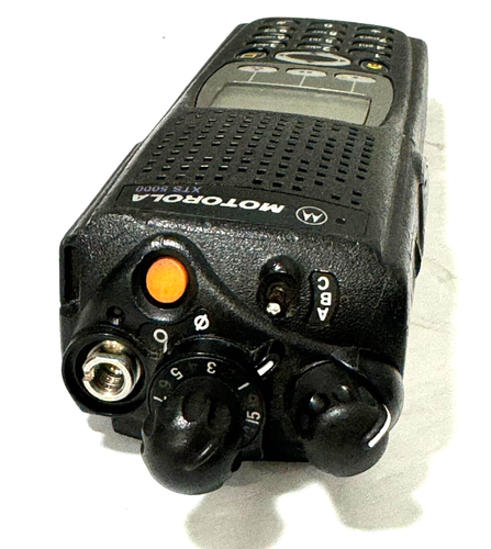 Motorola XTS 5000 Digital UHF 450 - 520MHz Model III Portable Radio ...