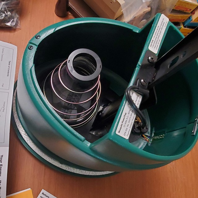 Flowtron Mt-125 Propane Mosquito Power Trap Heat/moisture/carbon ...