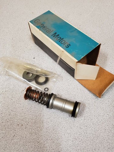 Genuine GM Brake Master Cylinder Repair Kit #335072,NOS OEM part in box ...