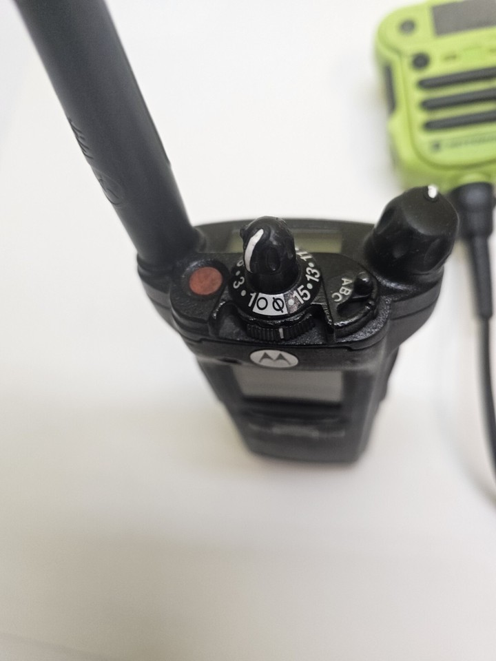 Motorola APX6000 136-174 MHz VHF Two Way Radio with XE RSM Mic ...