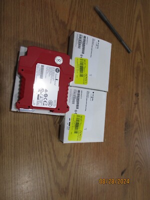 NEW RELAY, SAFETY MONITORING TWO HAND CONTROL, MSR125HP 2NO SAFE MPN ...