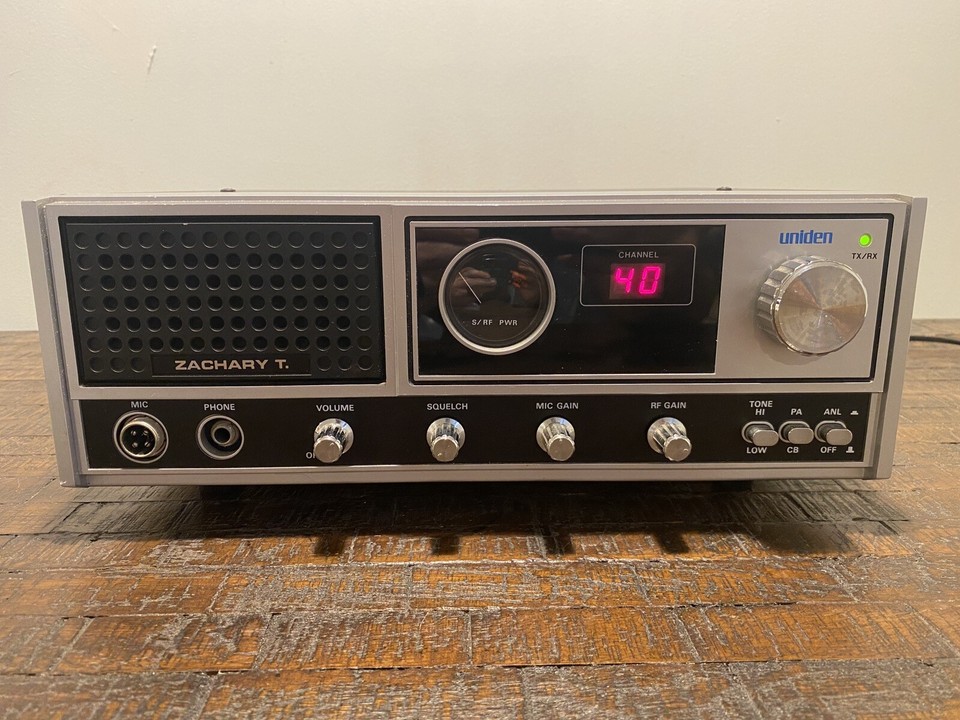 Uniden President Zachary T 40 Channel AM Base CB Radio Powers On ...