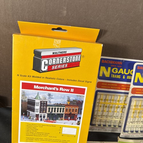N GAUGE BACHMANN TRAIN BUILDINGS SIGNS TRUCKS MERCHANT ROW NEW LOT | eBay