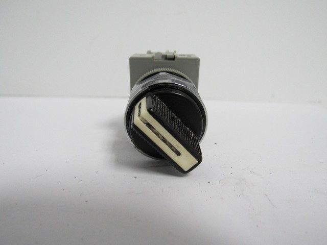 IDEC ASW210 TWO POSITION SELECTOR SWITCH | eBay