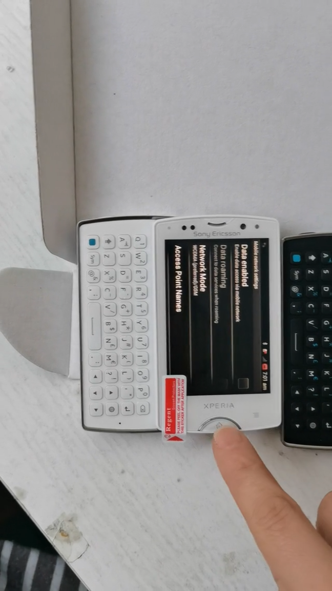 Sony Ericsson Xperia Mini Pro SK17, SK17i Slide Phone 3G WIFI Qwerty ...