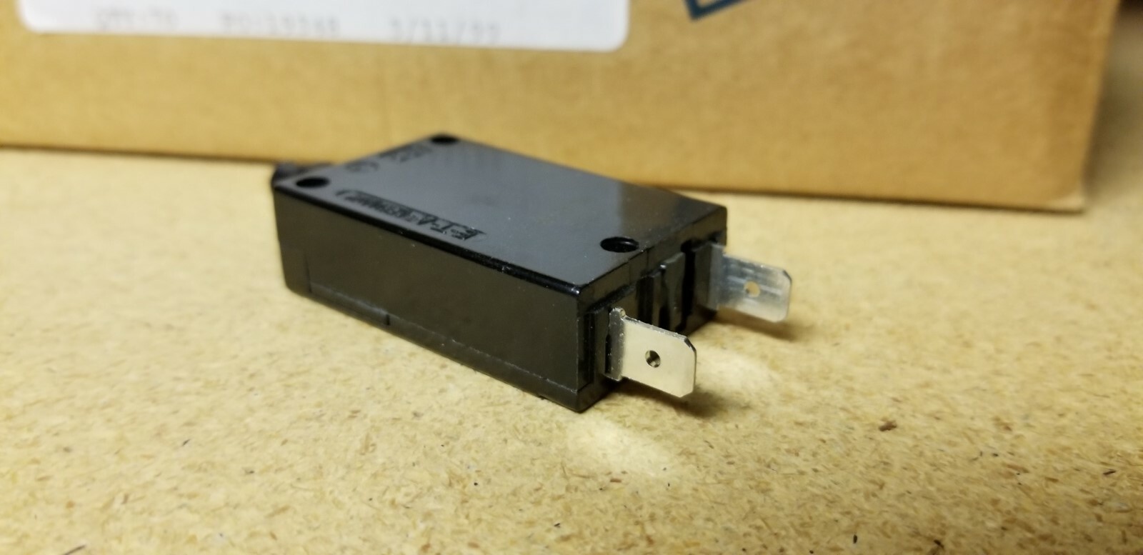 ETA 45-700-IG1-P10-0005 5A Thermal Fuse Circuit Breaker 250VAC 28VDC ...