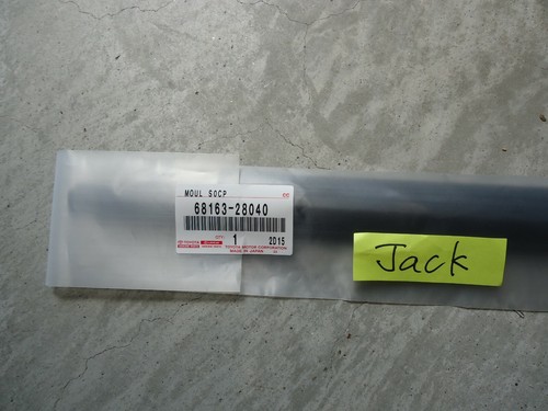 Toyota Genuine OEM WEATHERSTRIP, REAR DOOR GLASS, OUTER RH 68163-28040 ...