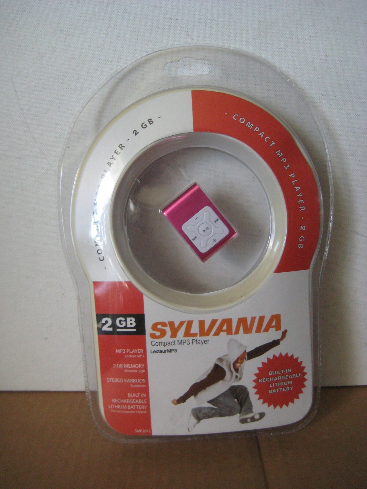 Sylvania SMP2012 2GB Compact MP3 Player w/Accessories ~ Pink New Sealed ...