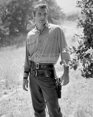 BURT REYNOLDS AS "QUINT ASPER" IN "GUNSMOKE" - 8X10 PUBLICITY PHOTO ...