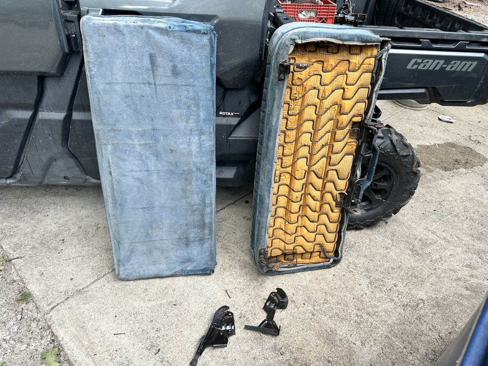 81-91 CHEVY SUBURBAN REAR SEAT 81-91 BLUE 3RD ROW REAR SEAT CORE | eBay