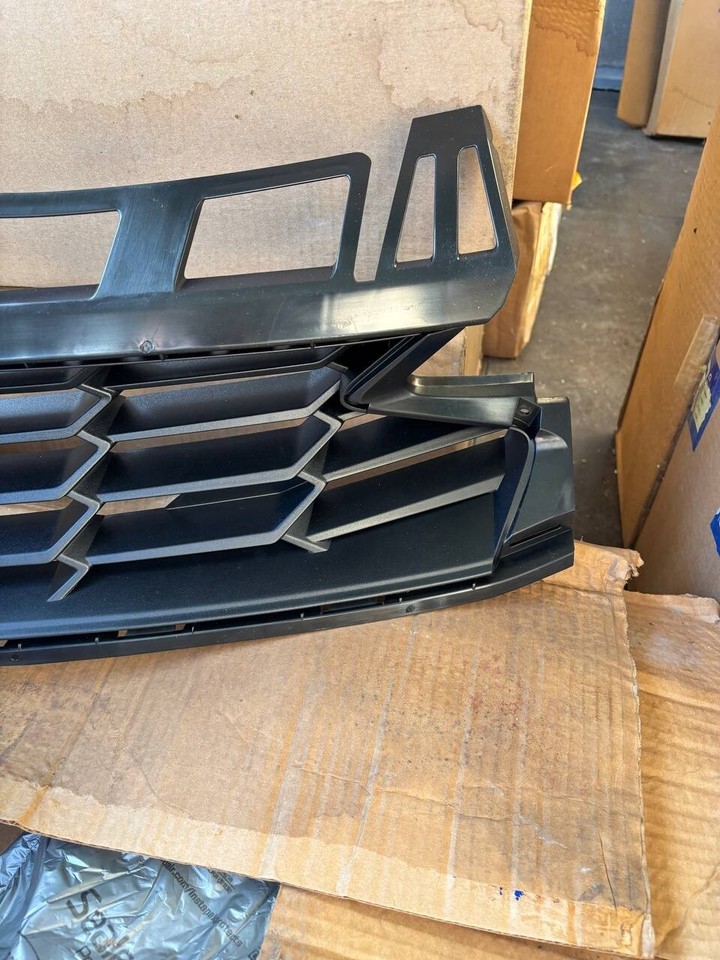 2019-2024 Chevy Camaro LS/LT/LT1 Front Upper Grille Genuine GM OEM ...