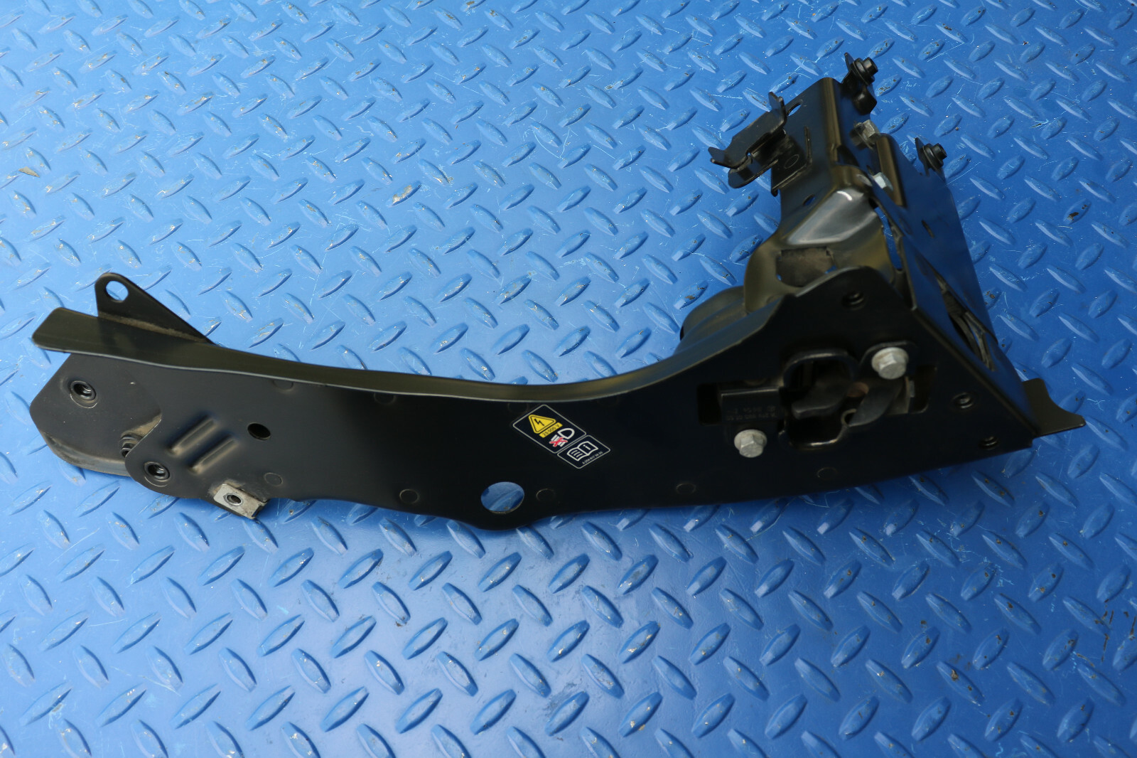 2003-2009 Mercedes-Benz E350 Front Right Side Radiator Core Support ...