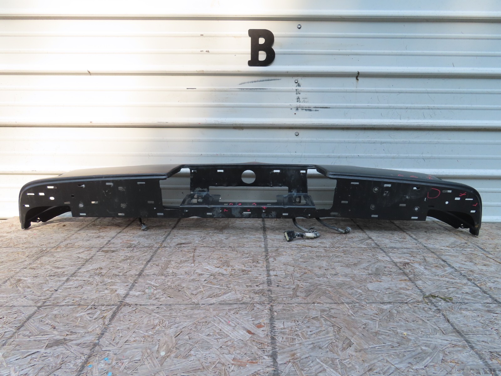 2016-2019 Chevrolet Silverado GMC Sierra 1500 Rear Metal Bumper OEM ...