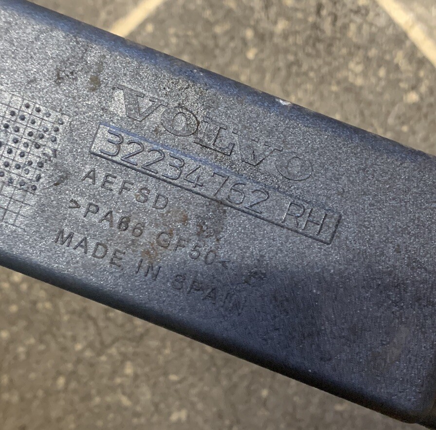 VOLVO XC40 B3 B4 2021-2024 FRONT RIGHT WING FENDER BRACKET HOLDER BLUE ...