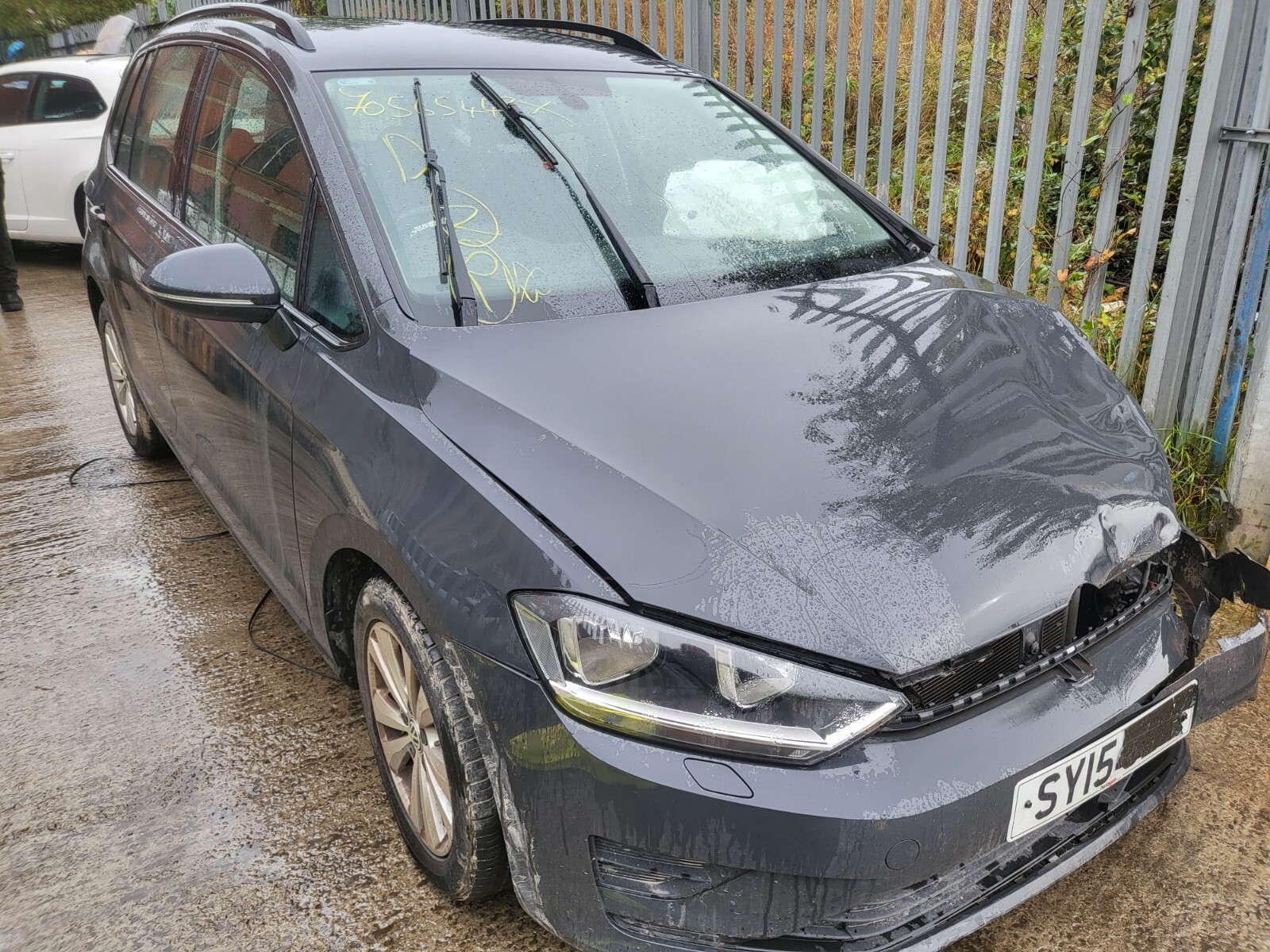 Breaking VW Golf SV 2015 5 Door LI7F Grey 5 Speed 1.6 TDI CXXB Wheel ...