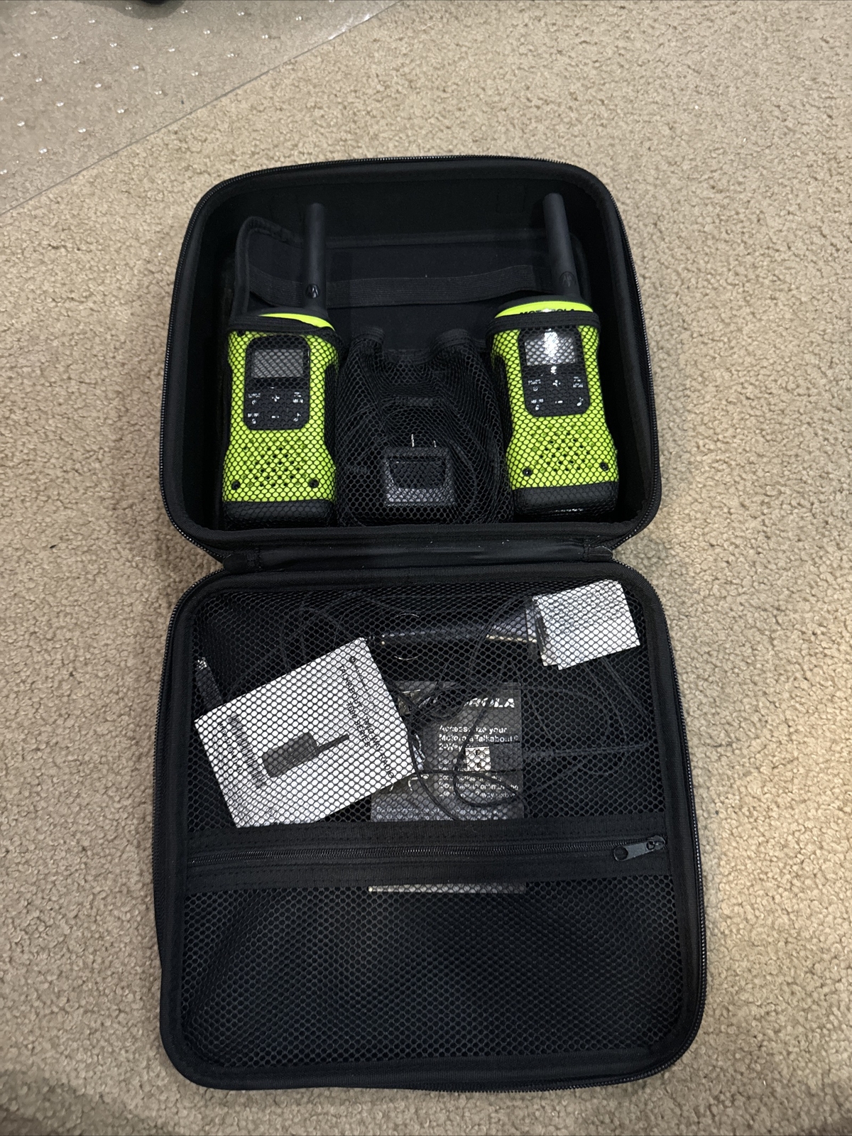 Motorola T600 Talkabout Radio, 2 Pack With Case And Accessories Barely ...