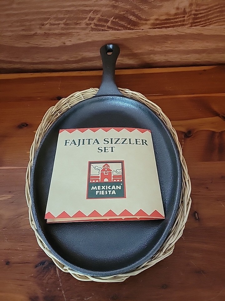 Cast Iron Fajita Plate Sizzler Set Pan and Wood Trivet Mexican Fiesta ...