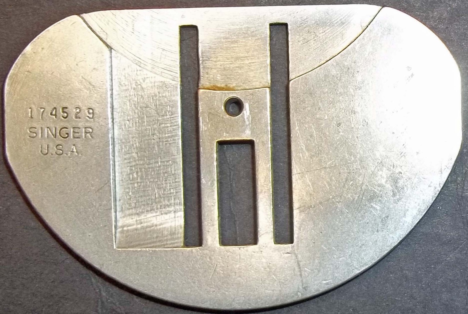 SINGER 174529 STRAIGHT STITCH NEEDLE THROAT PLATE SEWING MACHINE ...