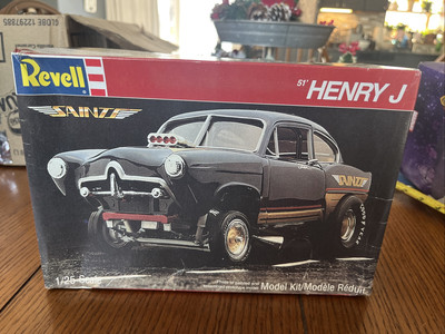Revell 51 Henry J “Saints” 1/25 Model Kit 7398 *Open Box 1984 gasser ...
