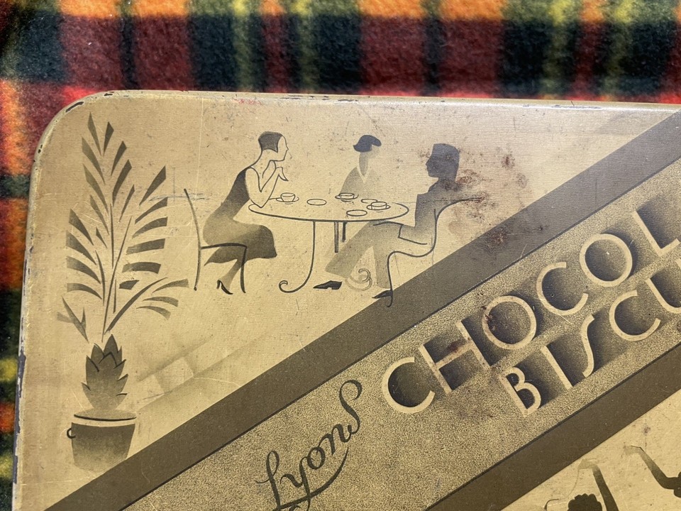 An original vintage 1920s Maison Lyons biscuit tin, J Lyons and Co Ltd ...