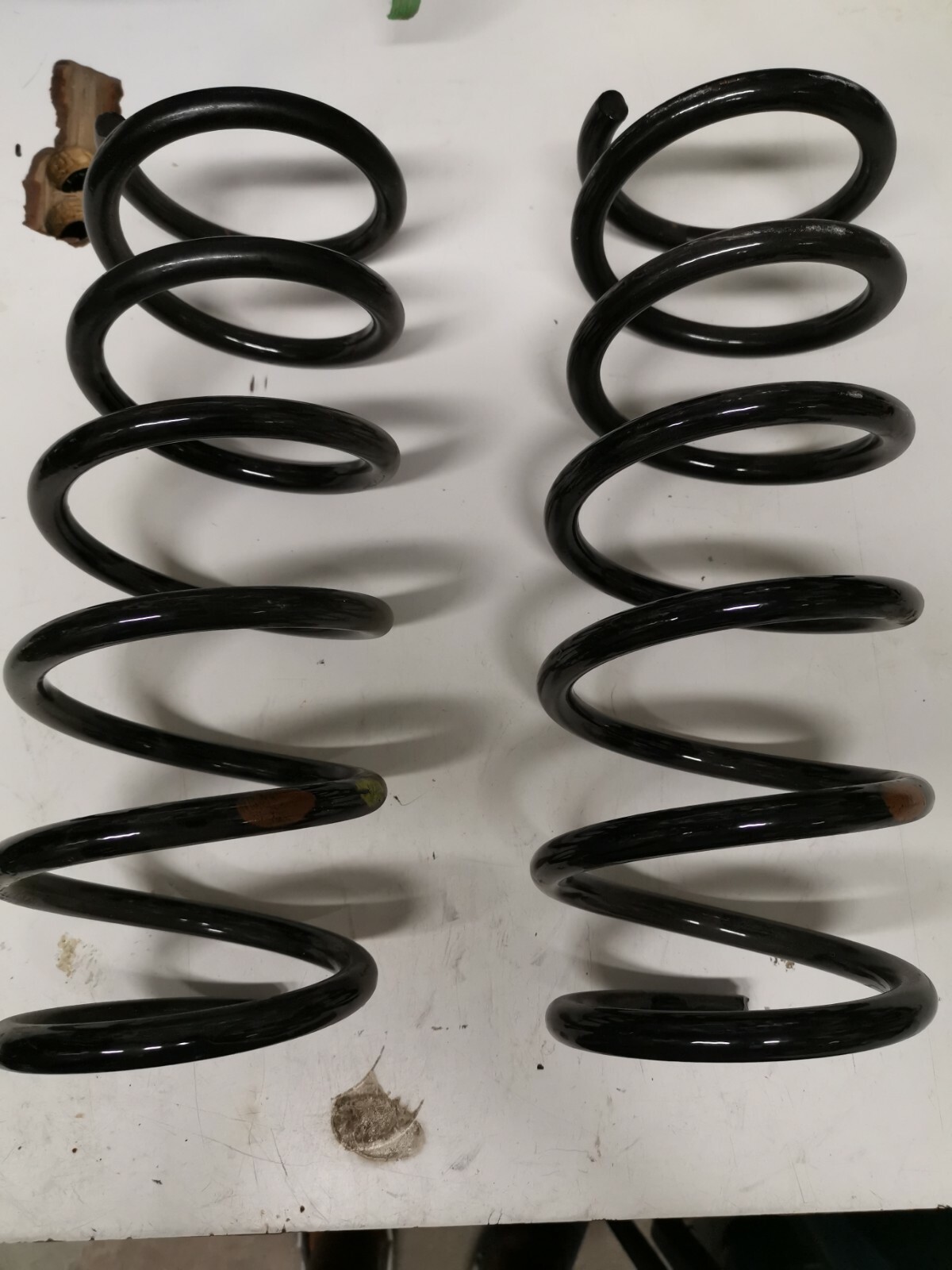 2014-Up Volvo Xc70 Rear Suspension Springs | Left | Genuine OEM