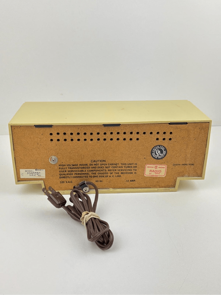 Vintage 1970s Zenith Solid State AM Radio Model E210P Beige - Working ...