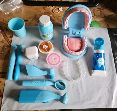 Melissa & Doug Super Smile Dentist Kit With Play Set of Teeth And ...